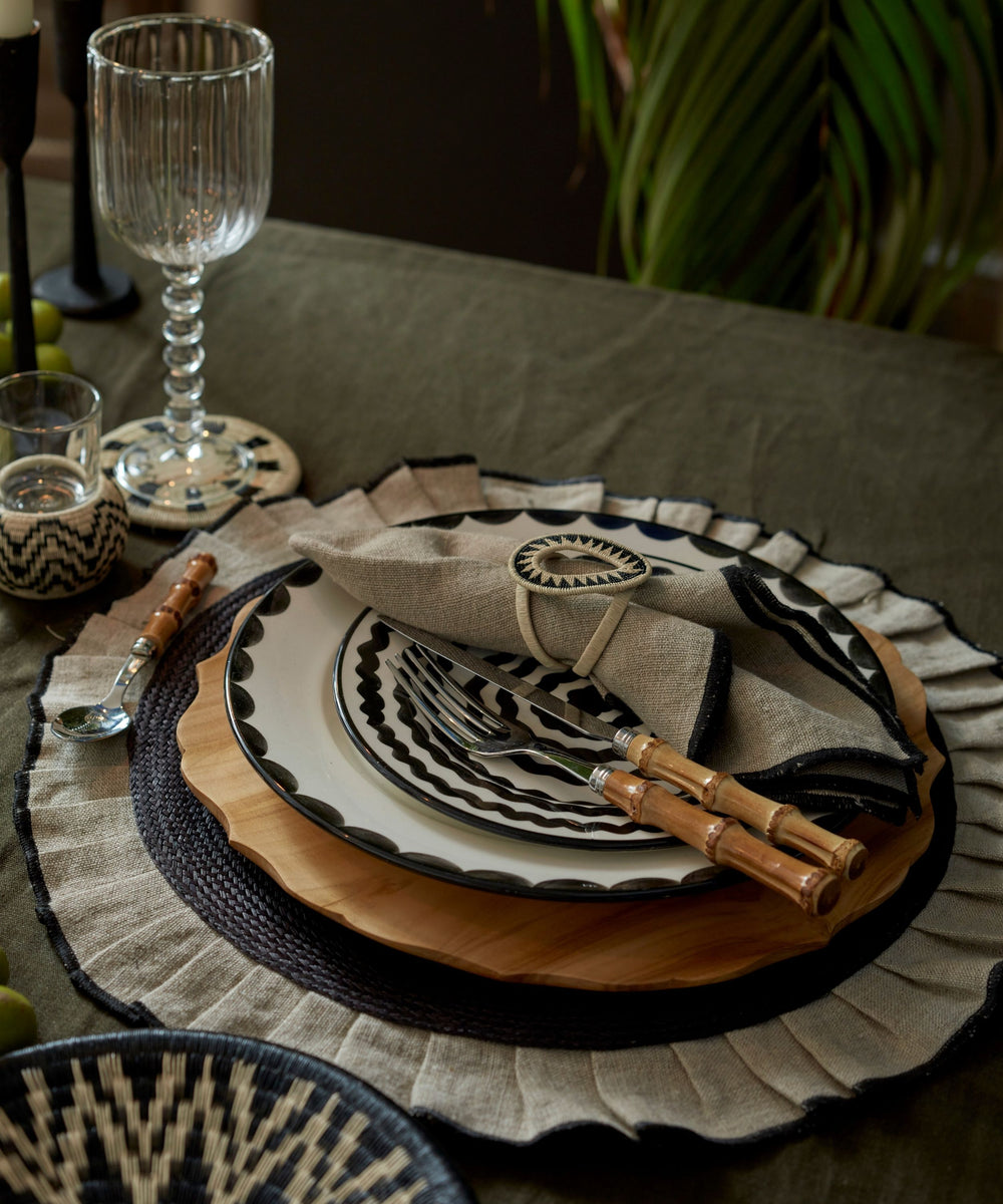 Monochrome Tablescape: Romantic Table for Two